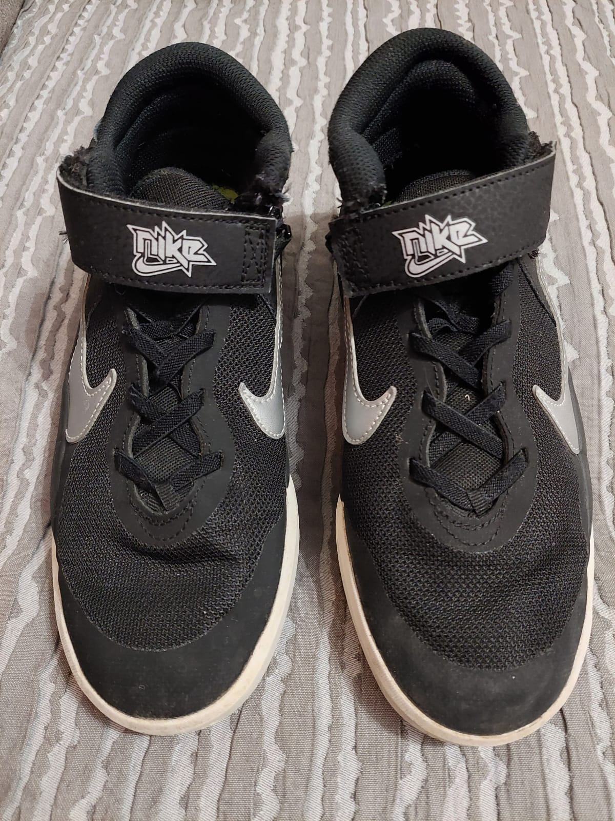 Muške/dječje tenisice Nike 37,5