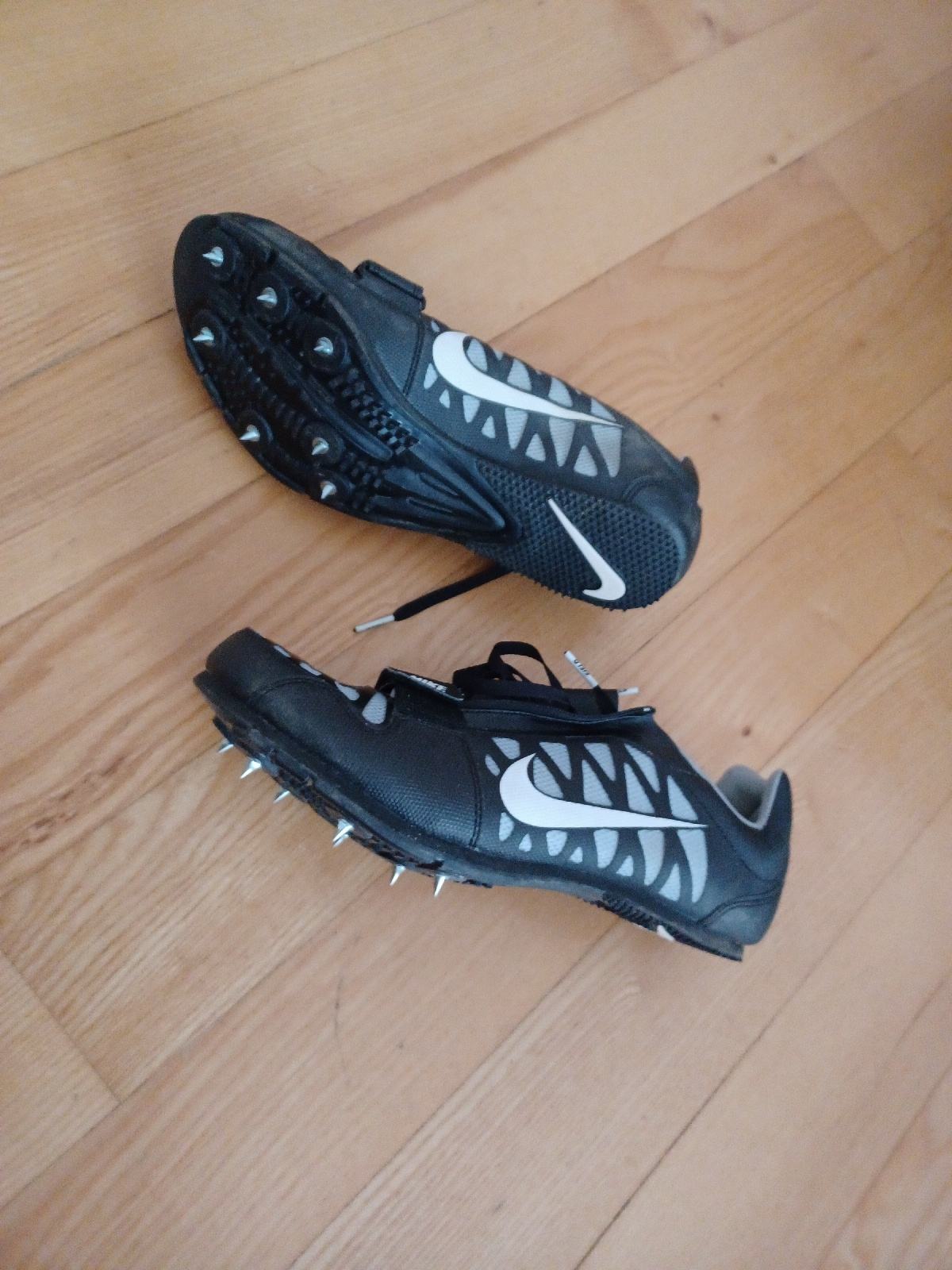 Sprinterice Nike Zoom long jump