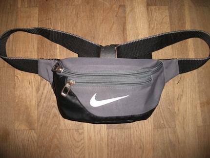 Sportska torba (pederuša) Nike, sive boje