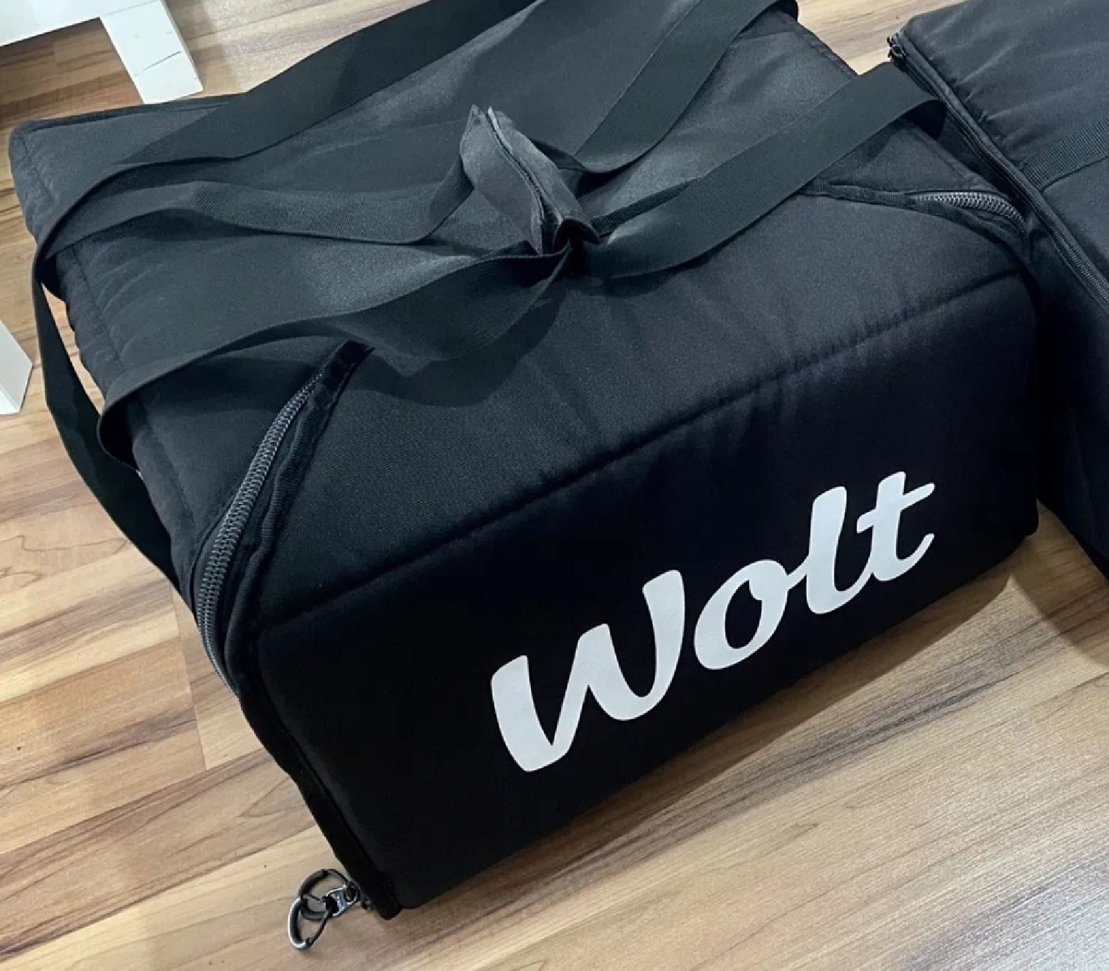 Wolt torba + 2 jakne