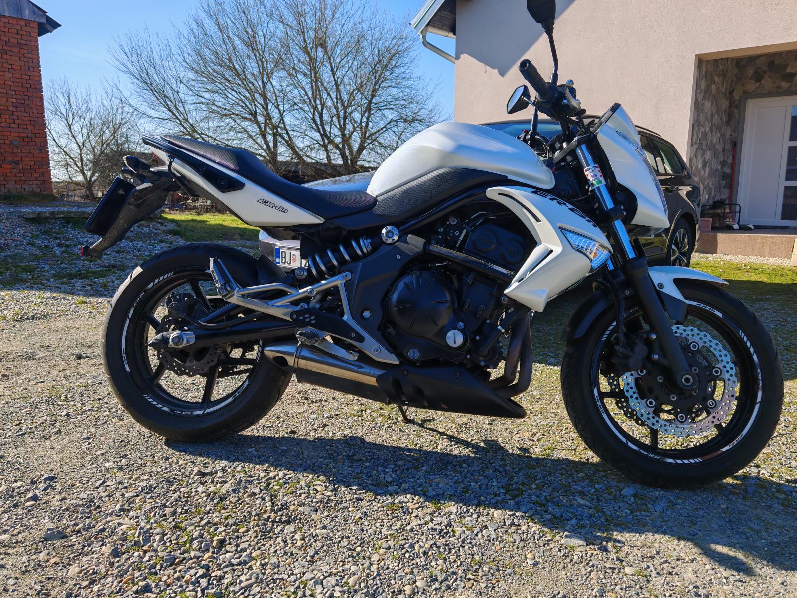 Kawasaki ER6N 649 cm3, 2011 god.