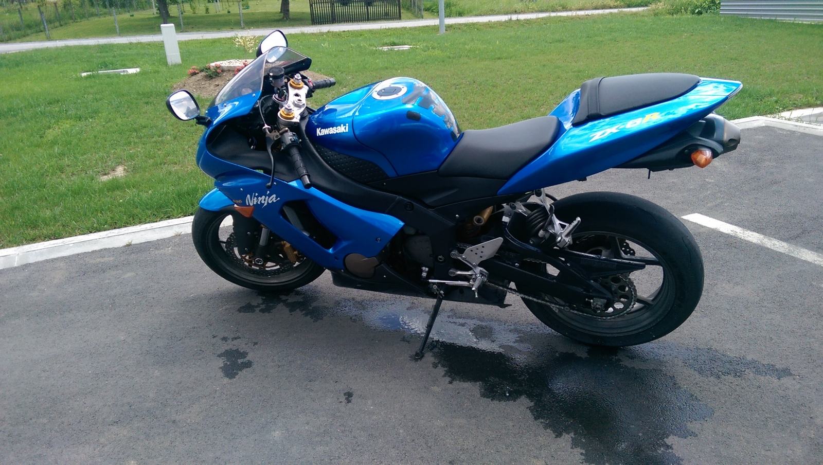 Kawasaki Ninja 636 636 cm3, 2006 god.