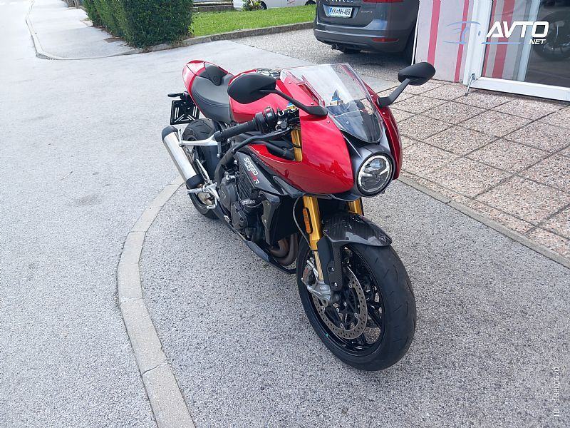 Triumph SPEED TRIPLE 1200RR, 2022 god.