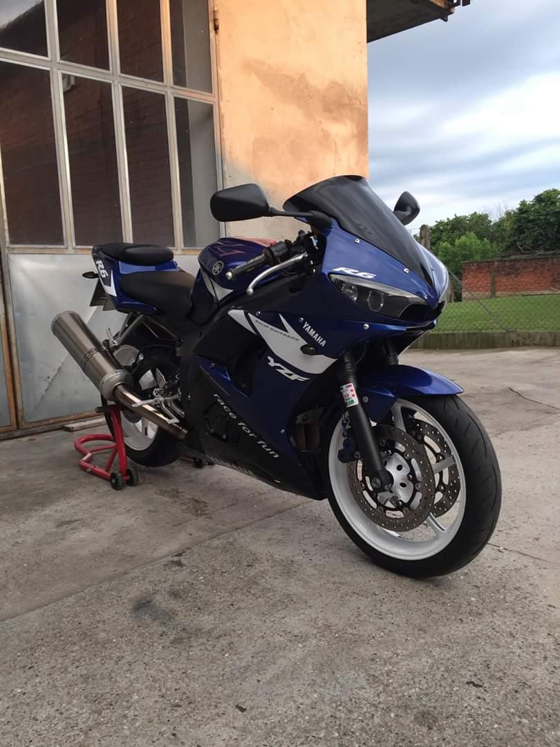 Yamaha YZF R6 (599 cm3) - odlično stanje, 2004 god.
