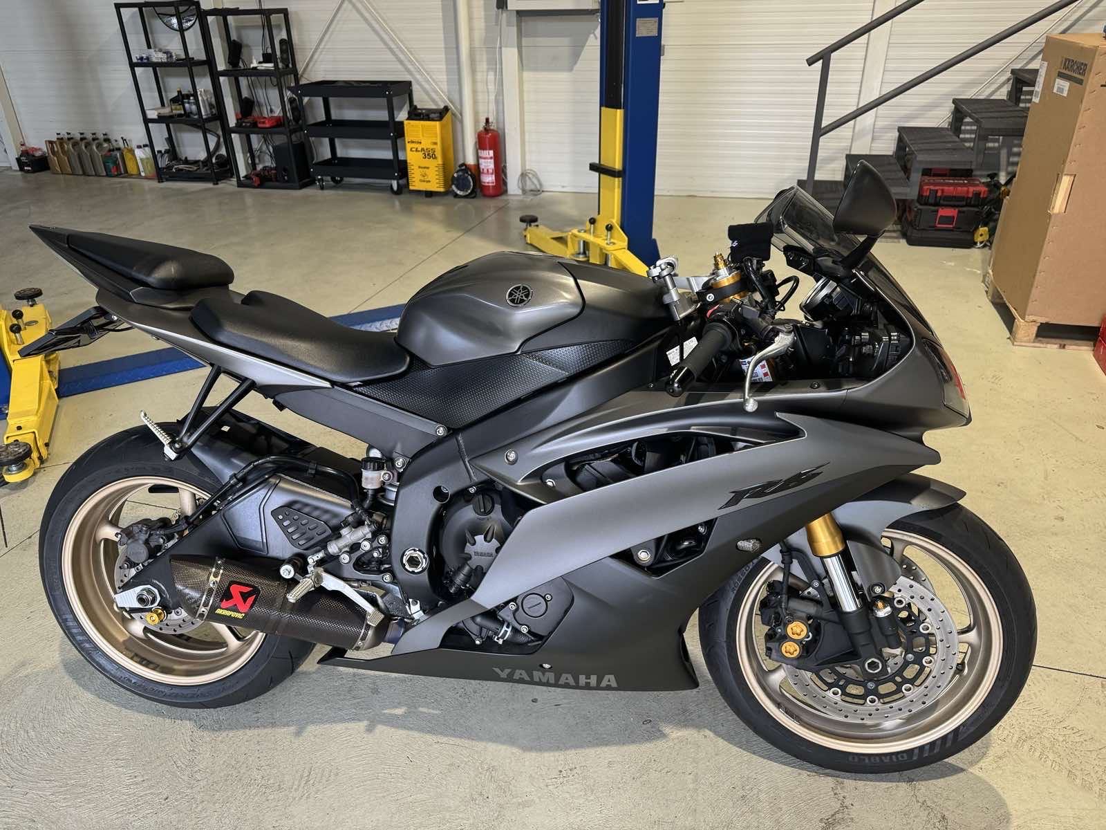 Yamaha YZF-R6 R 599 cm3, 2014 god.