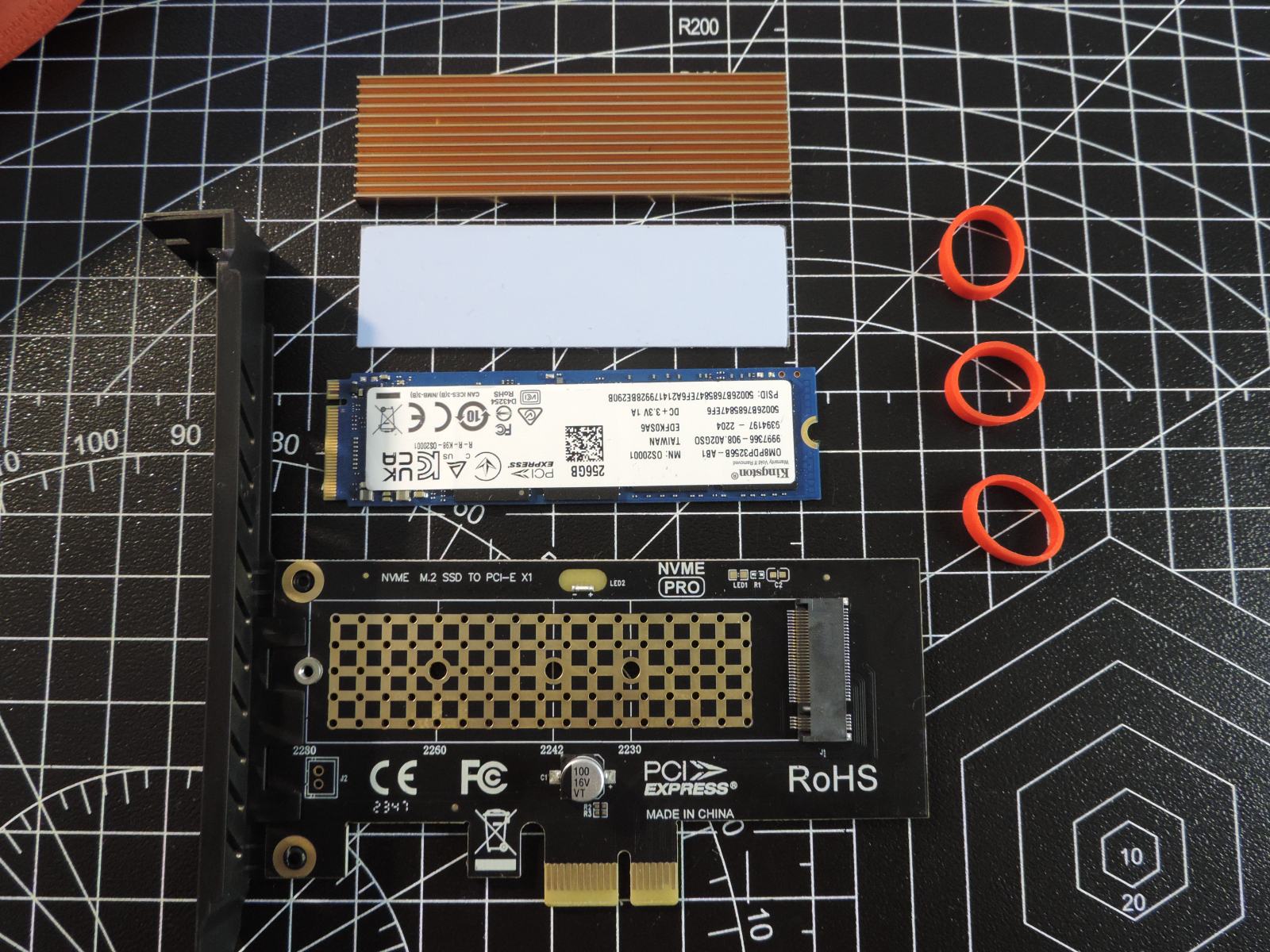SSD 256GB KINGSTON M.2 2280 NVMe + Adapter PCI-E GEN.4 x1 + HLADNJAK