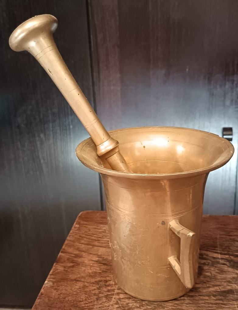 avan / mužar sa tučkom