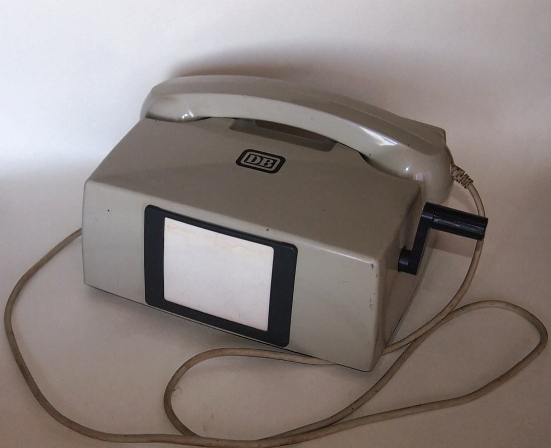 Dojavni telefon na kurblu OB-Fernsprecher 70 - KRONE