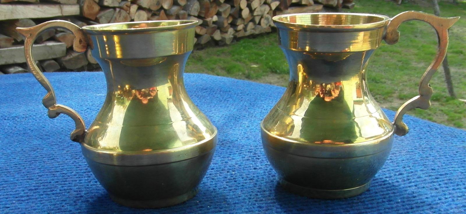 Dva ukrasna vrča od mesinga
