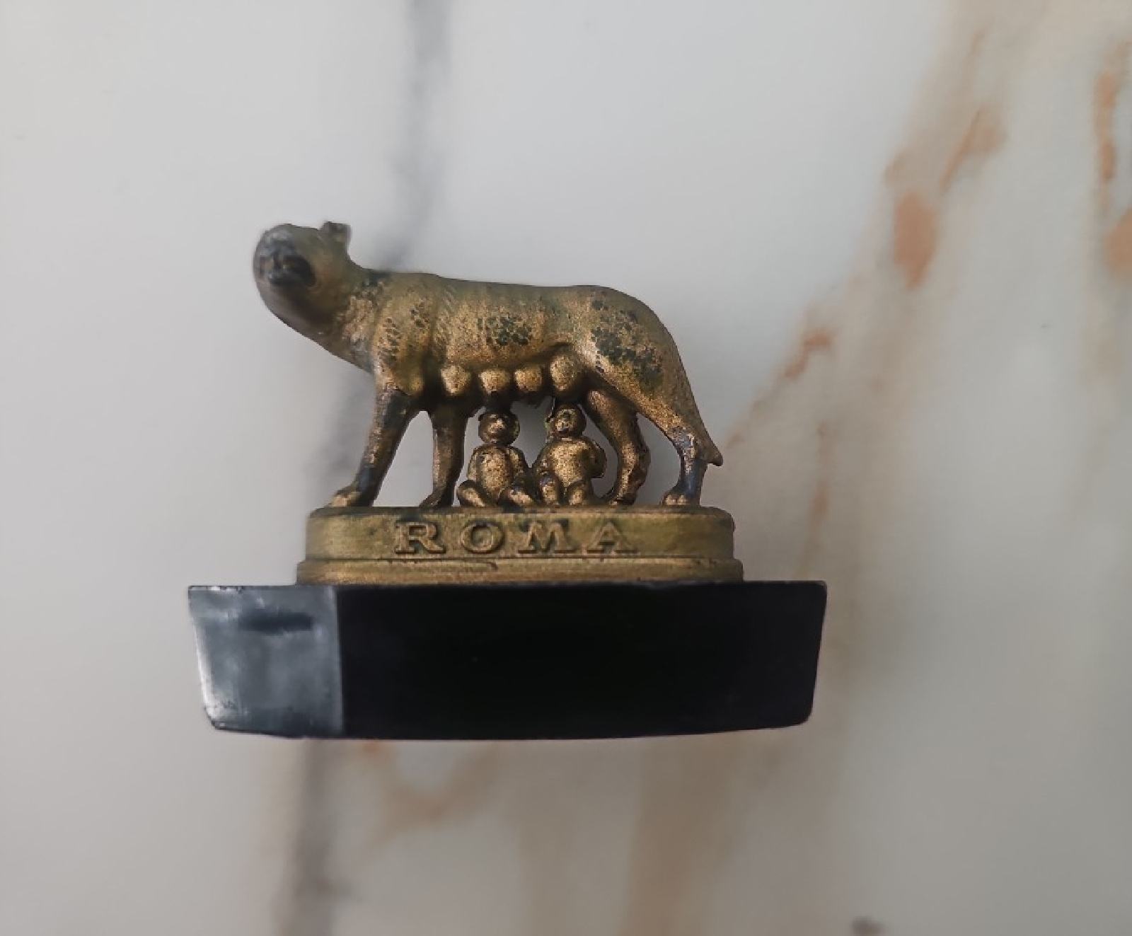 Kapitolska vučica Romul i Rem