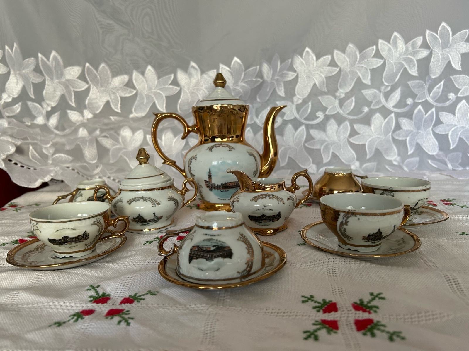 Set od finog porculana