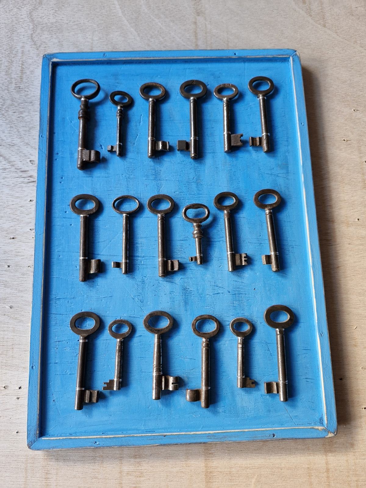 ključevi stari na podlozi