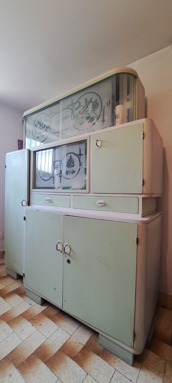 KUHINJSKI ORMAR - KREDENC