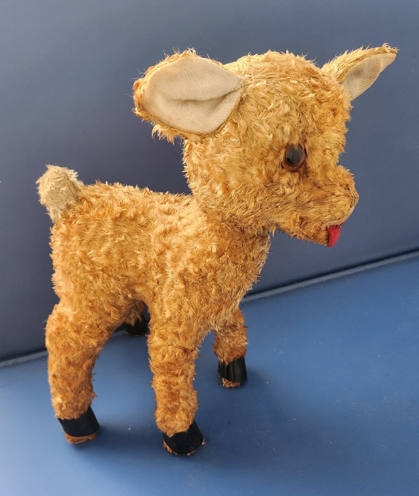 LANE - STARA IGRAČKA PUNJENA SLAMOM