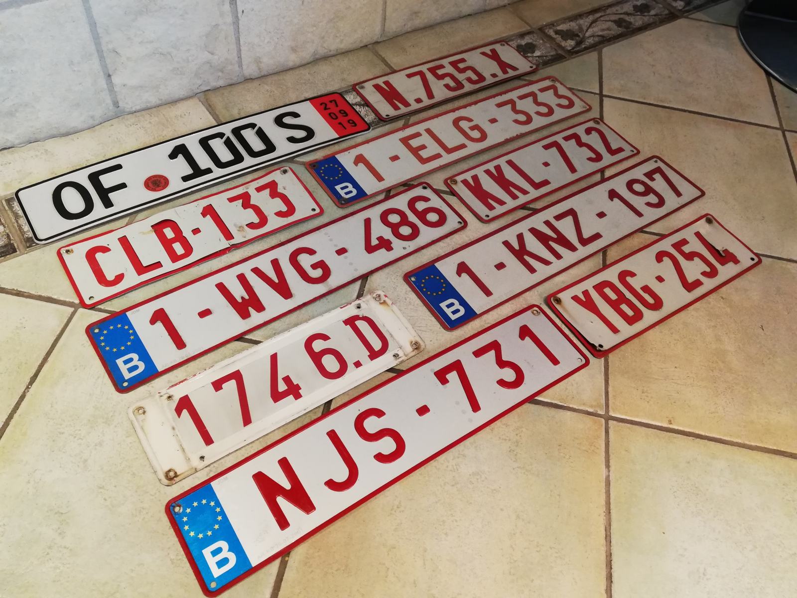 Lot od 10 starih automobilskih registracijskih tablica