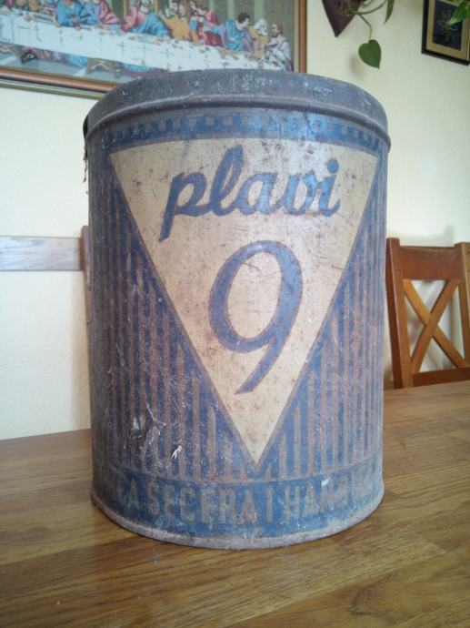 Plavi 9 najveća limenka