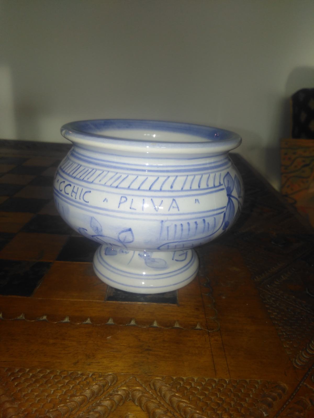 Pliva, stara apotekarska posuda