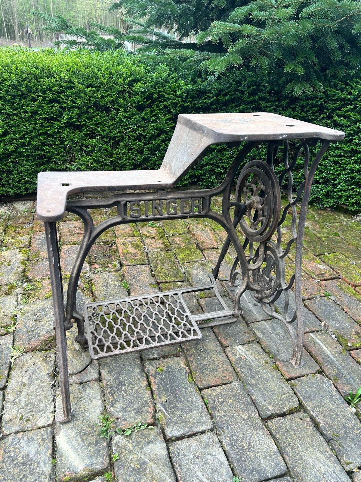 Postolje Singer šivaće mašine (Singerica)