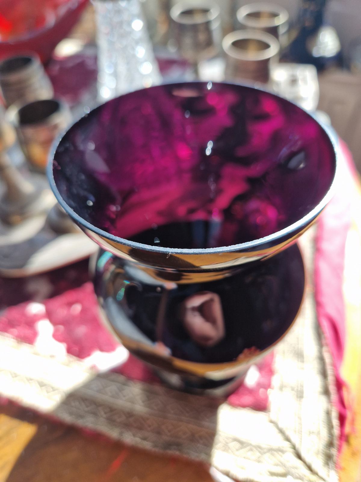 Prekrasno staro staklo u boji, ručno oslikano