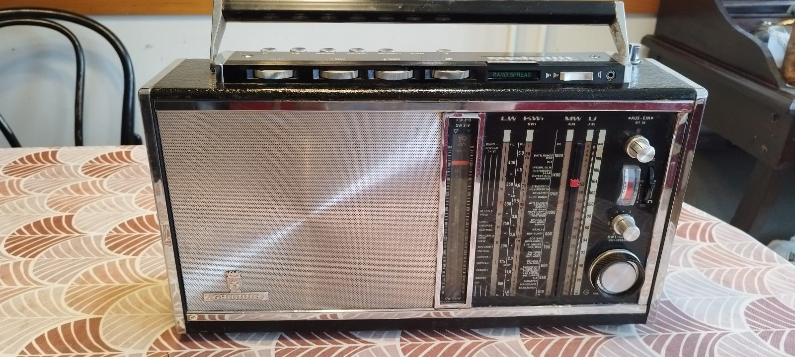 Radio tranzistor GRUNDIG SATELLIT 6001