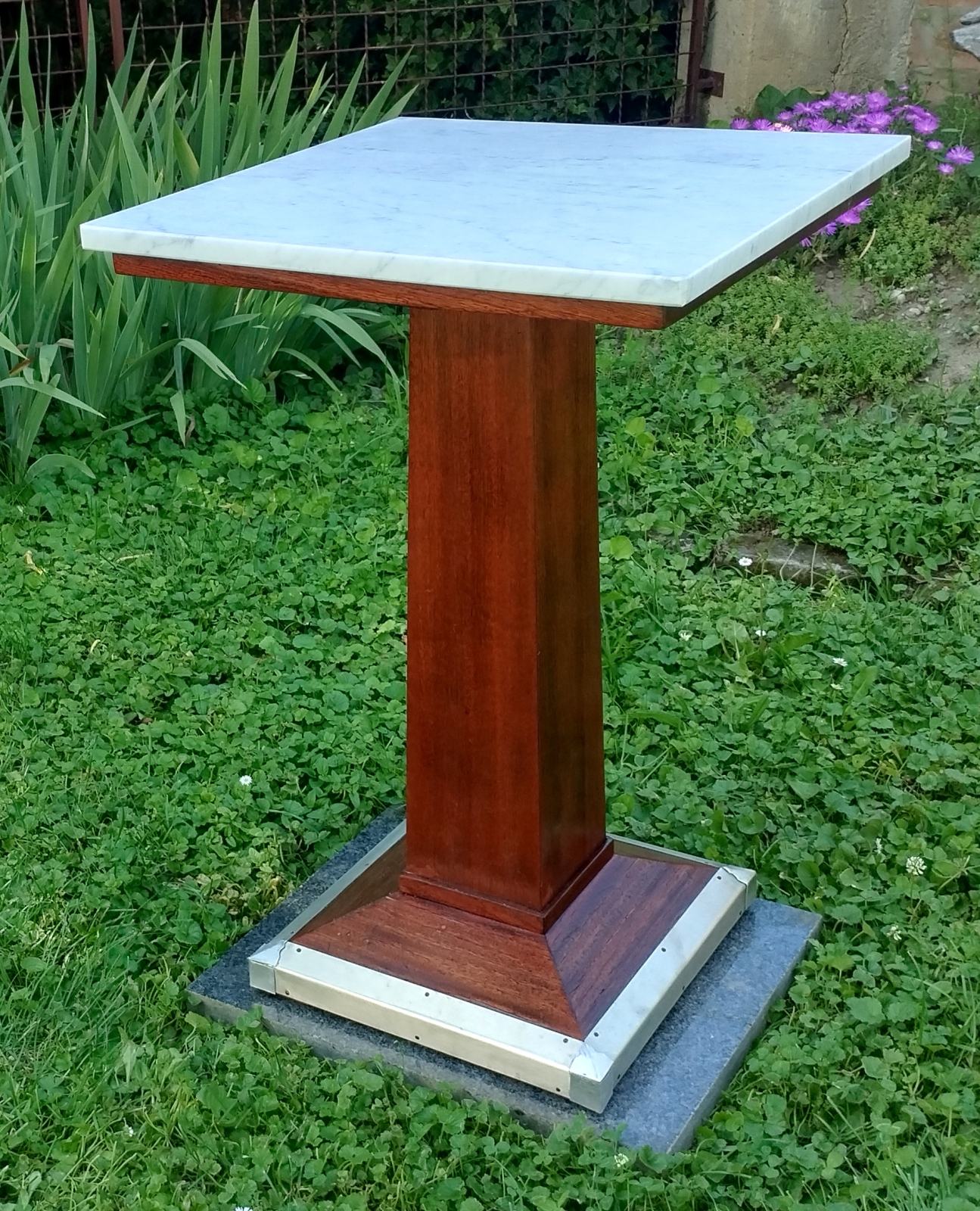 Secesija - stol, polica, postolje, postament - mramor