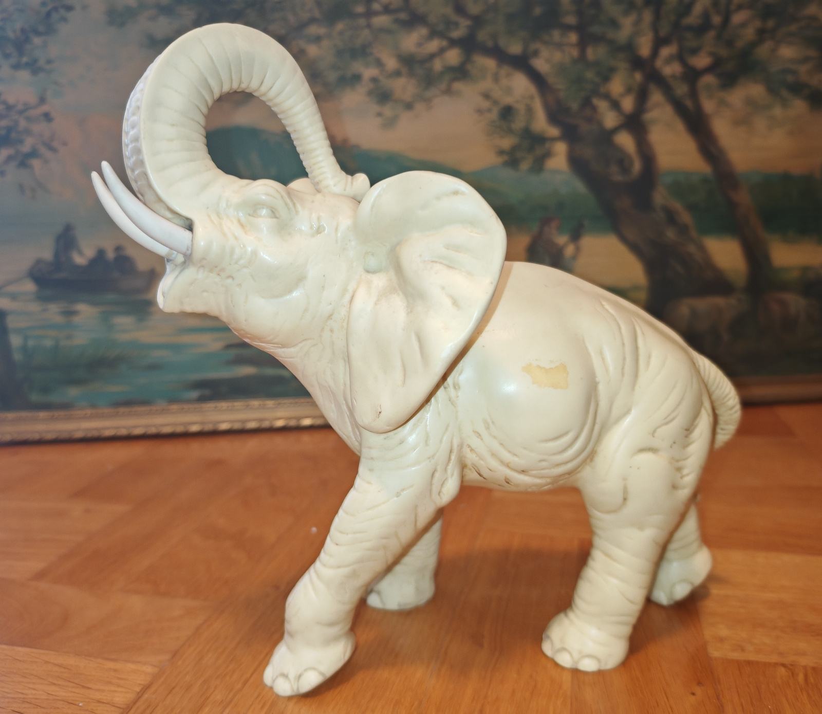 Slon - bijeli mramor