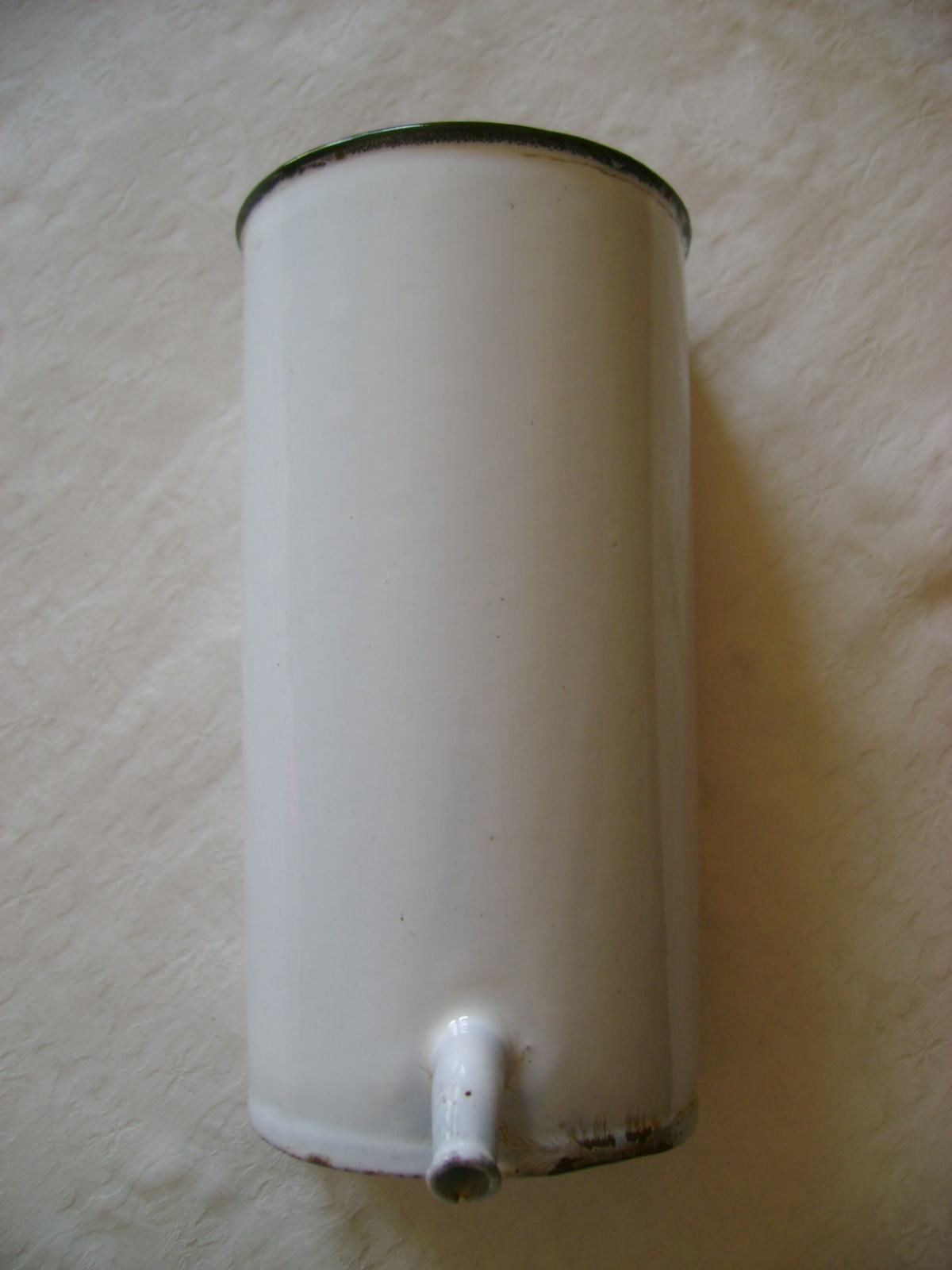 Stara emajlirana posuda za klistiranje - klistir - medicinska posuda