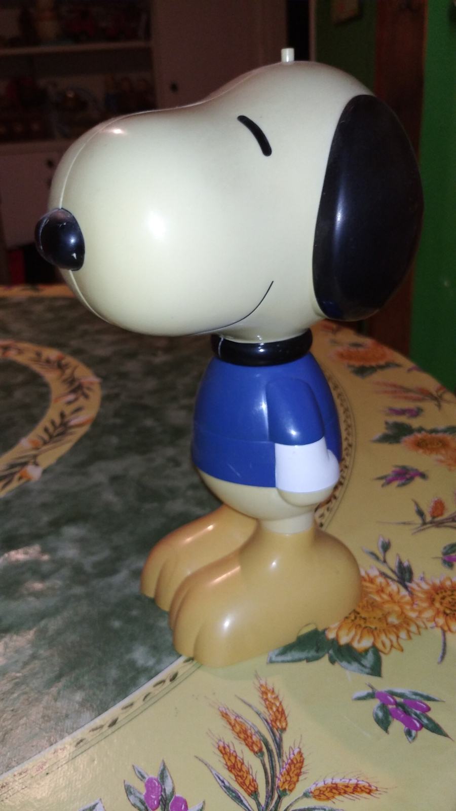 stara igračka snoopy