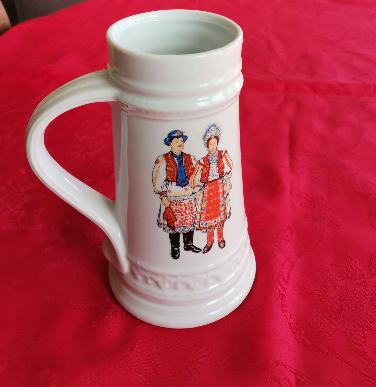 Stara keramička krigla za pivo