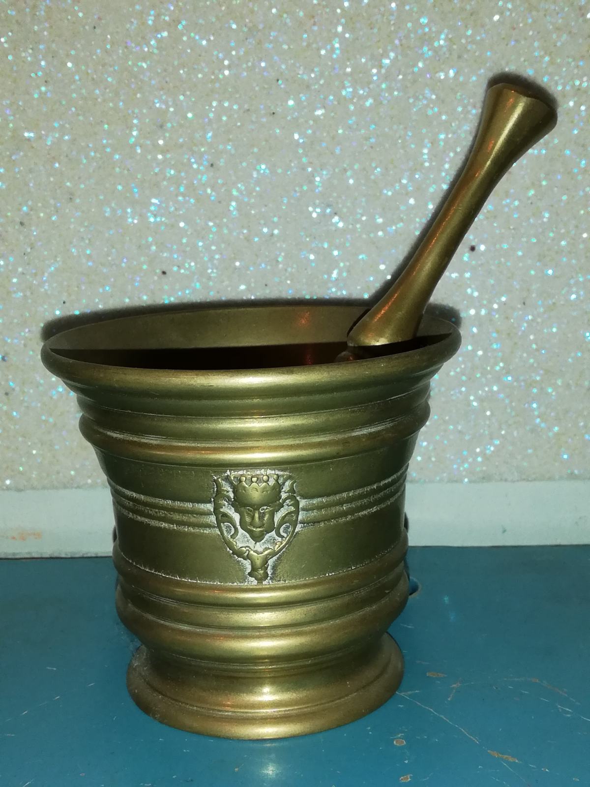 Stari avan sa tučkom, mesing, visina 10 cm