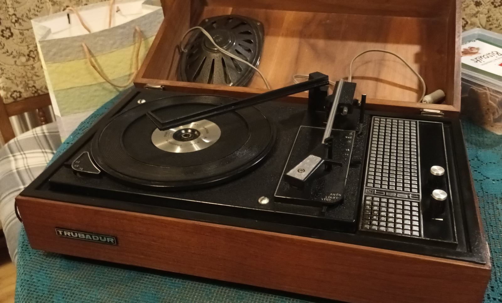 stari gramofon riz trubadur mono