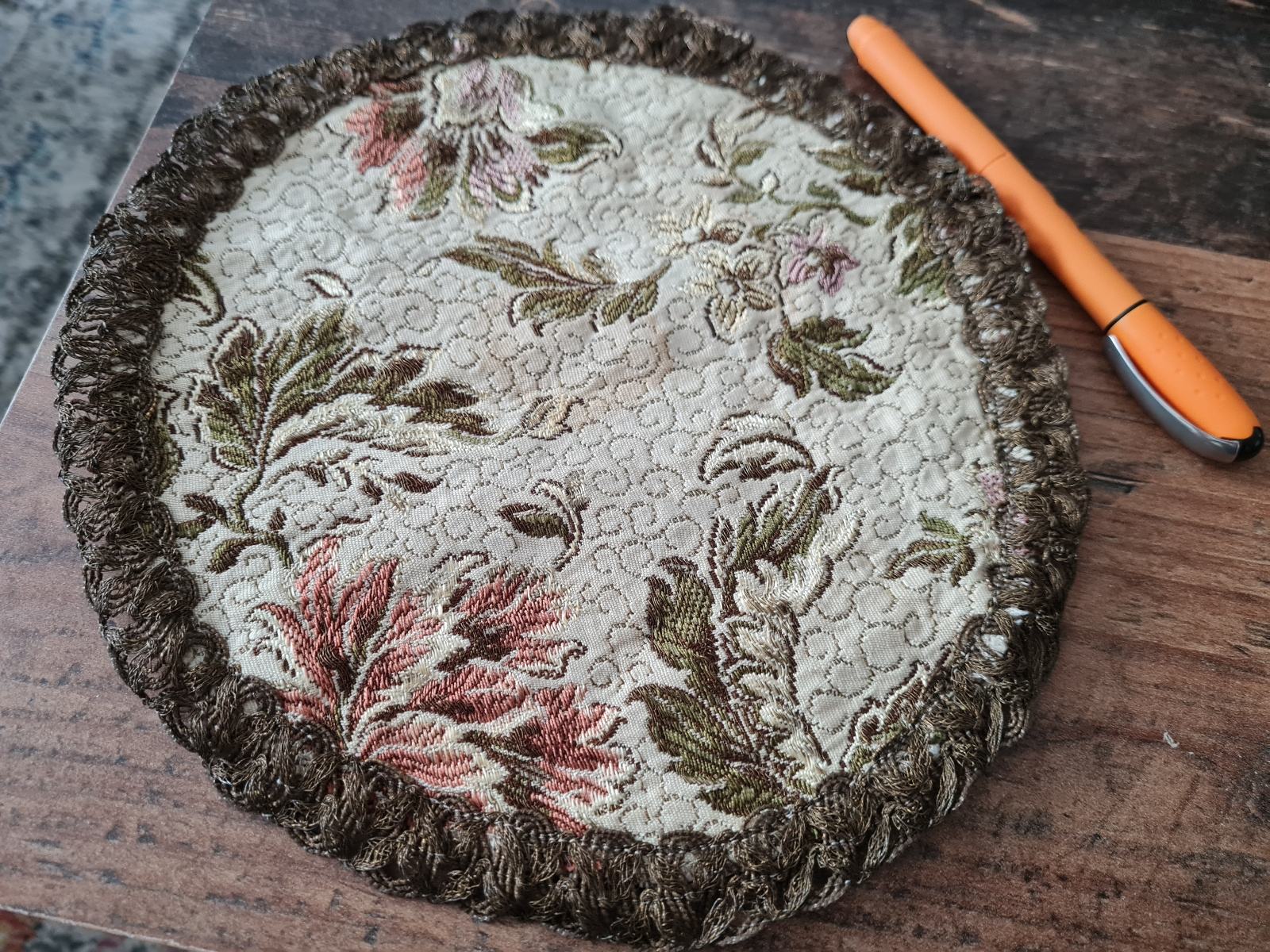 Stari mini stolnjak, podmetač