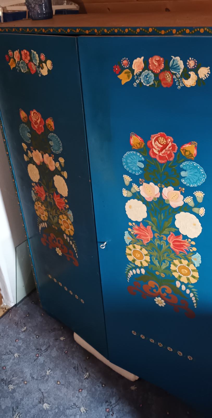 stari ormari rucno oslikani