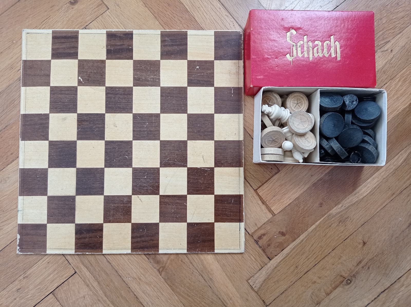 stari šah / mlin tabla i figure