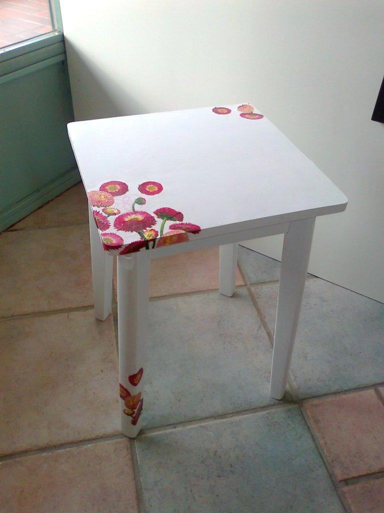 Stari stolac, štokrlek ...2 kom...UNIKAT