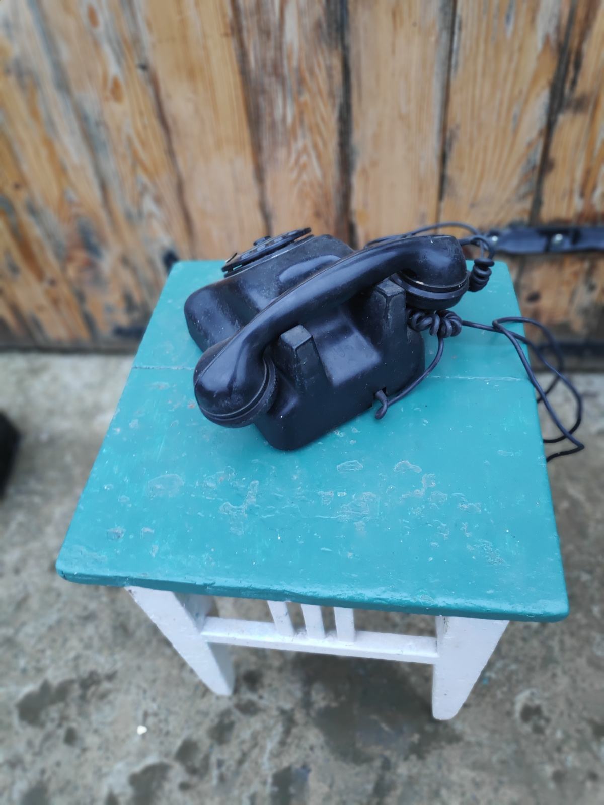 Stari telefon