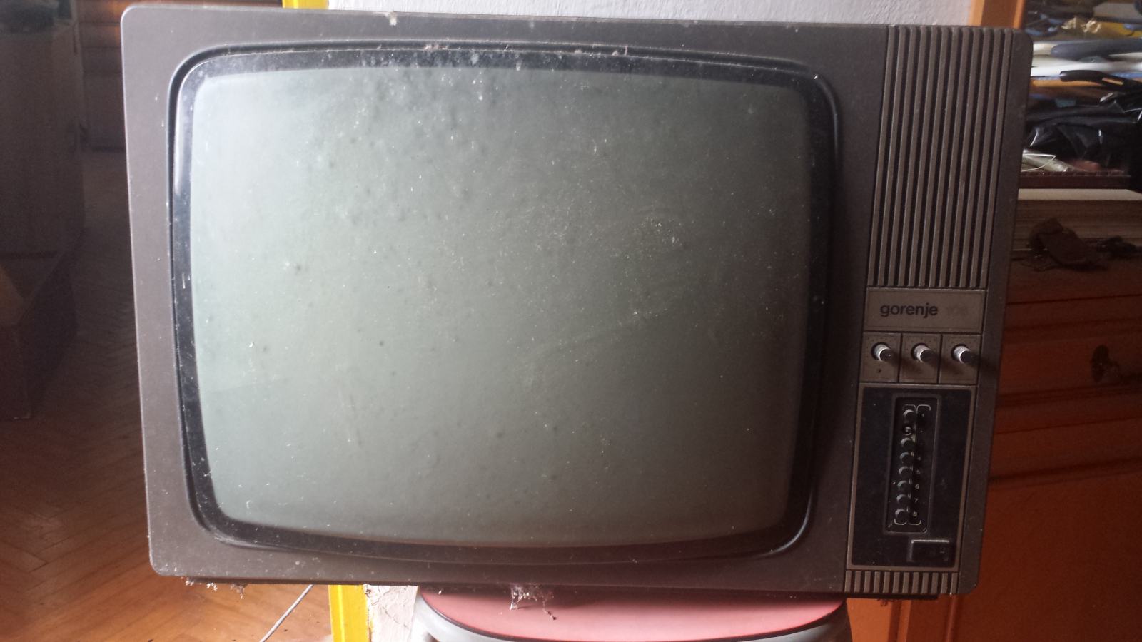 Stari televizor gorenje