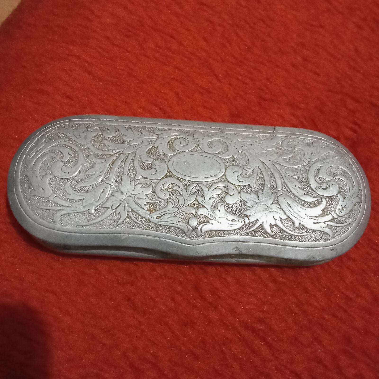 Secesijska kutijica,kositar.50€