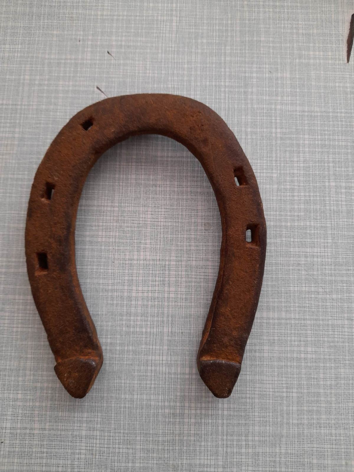 starinska željezna potkova 14,5x11 cm