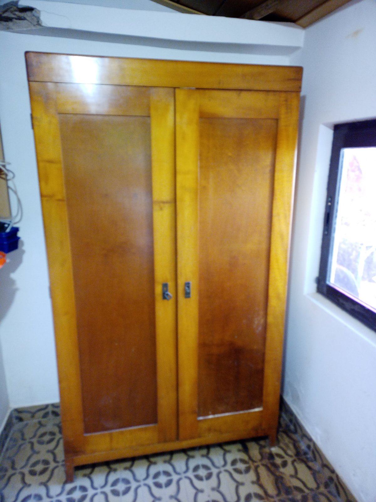 STARINSKI ORMARI - 4 komada