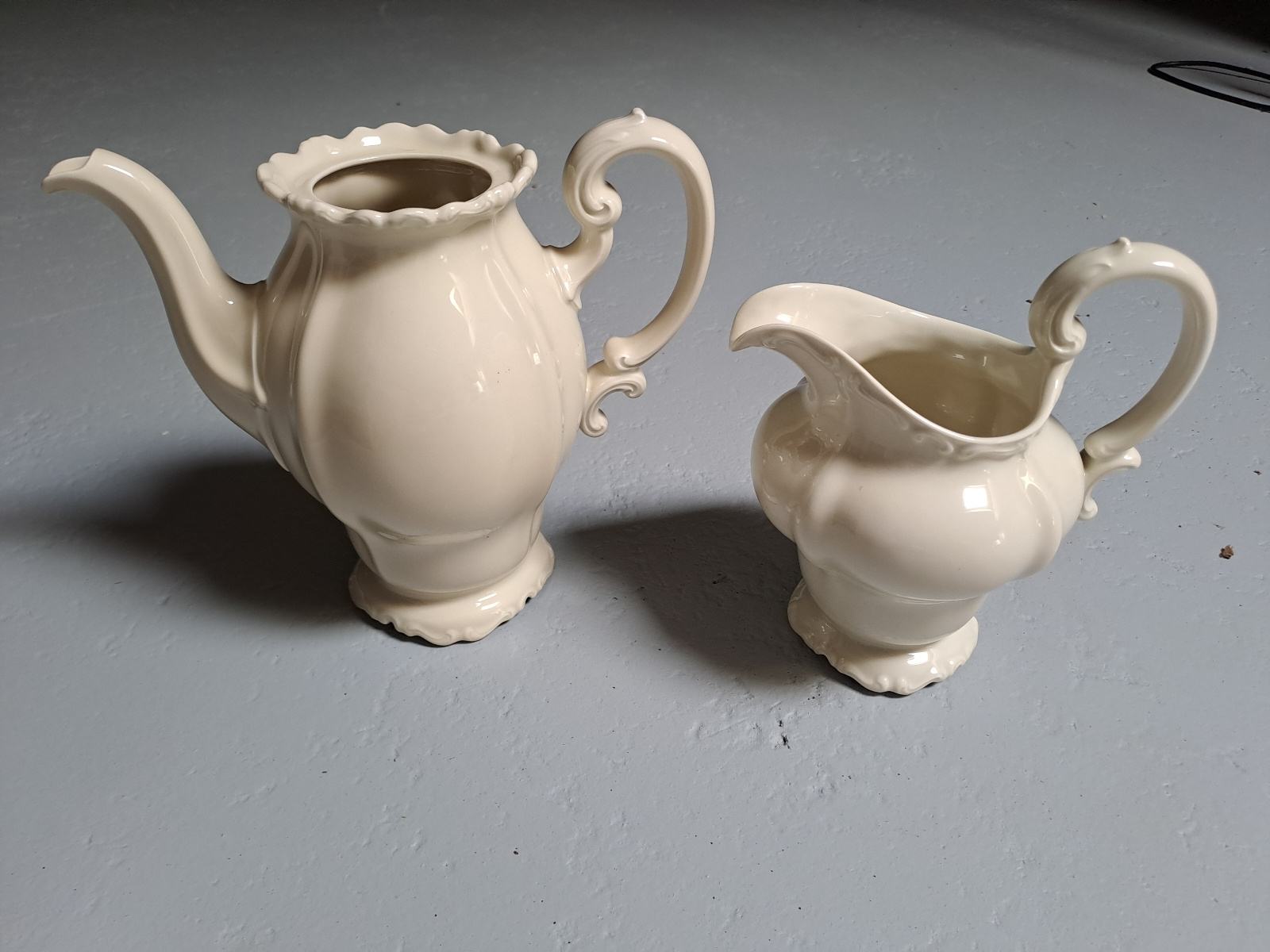 Starinski porculanski čajnici