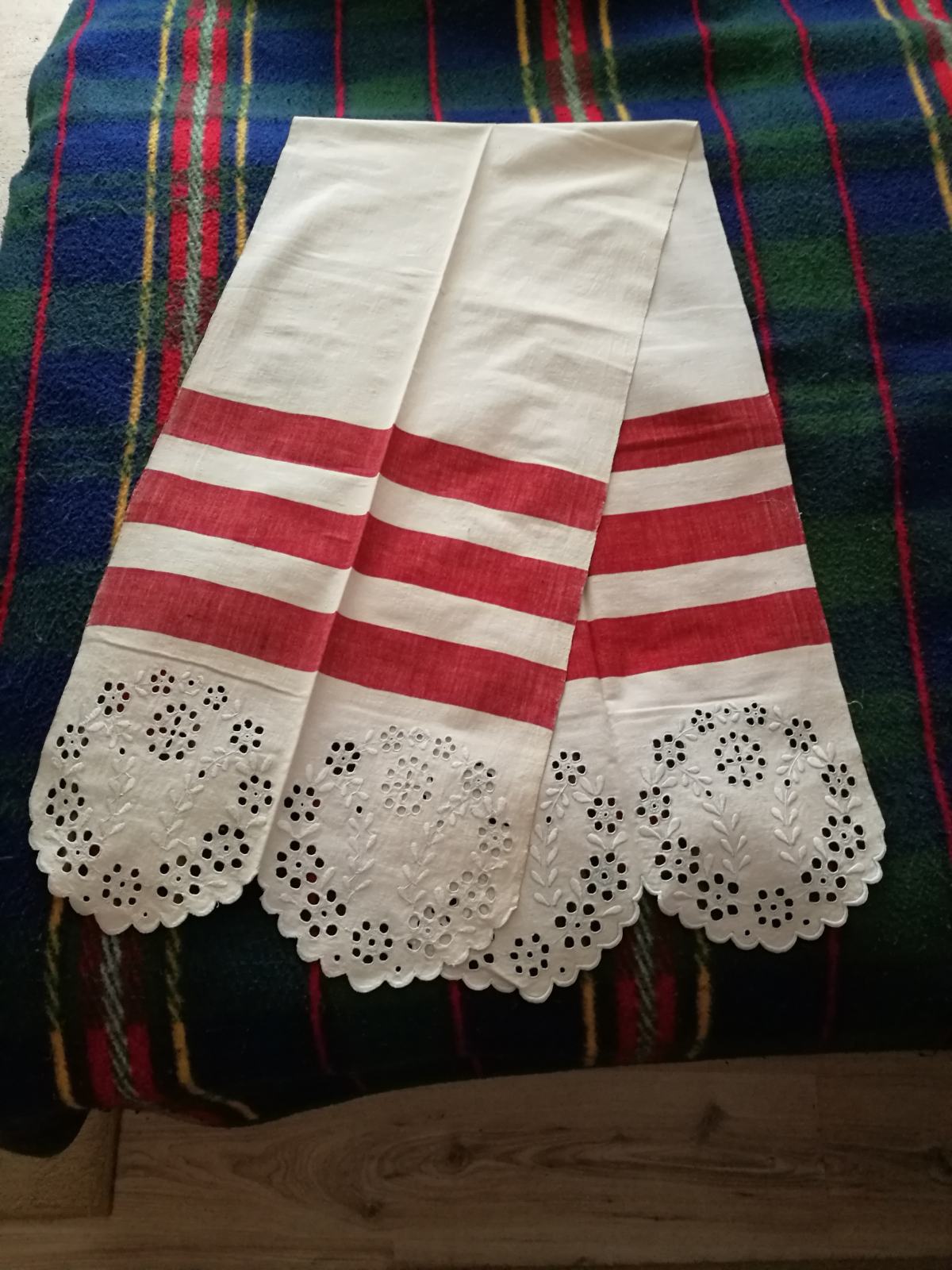 Starinski ručnici i stolnjaci ( stari preko 100 godina )