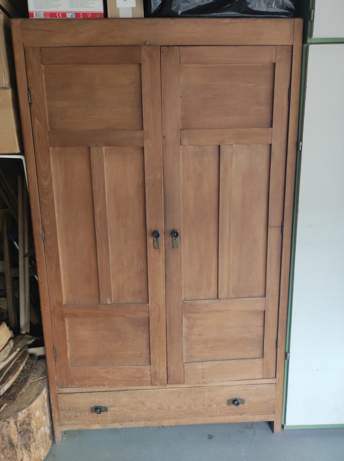 Starinski seoski drveni ormari