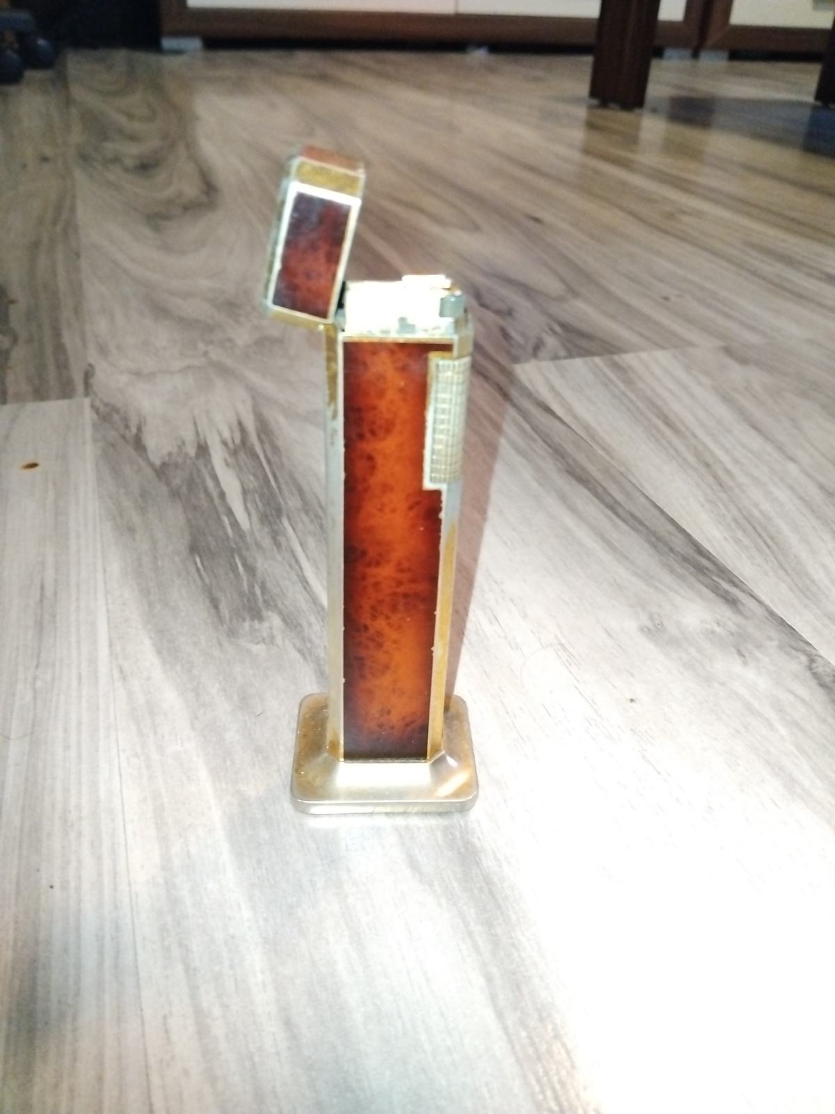 Starinski upaljac Royal Plaza