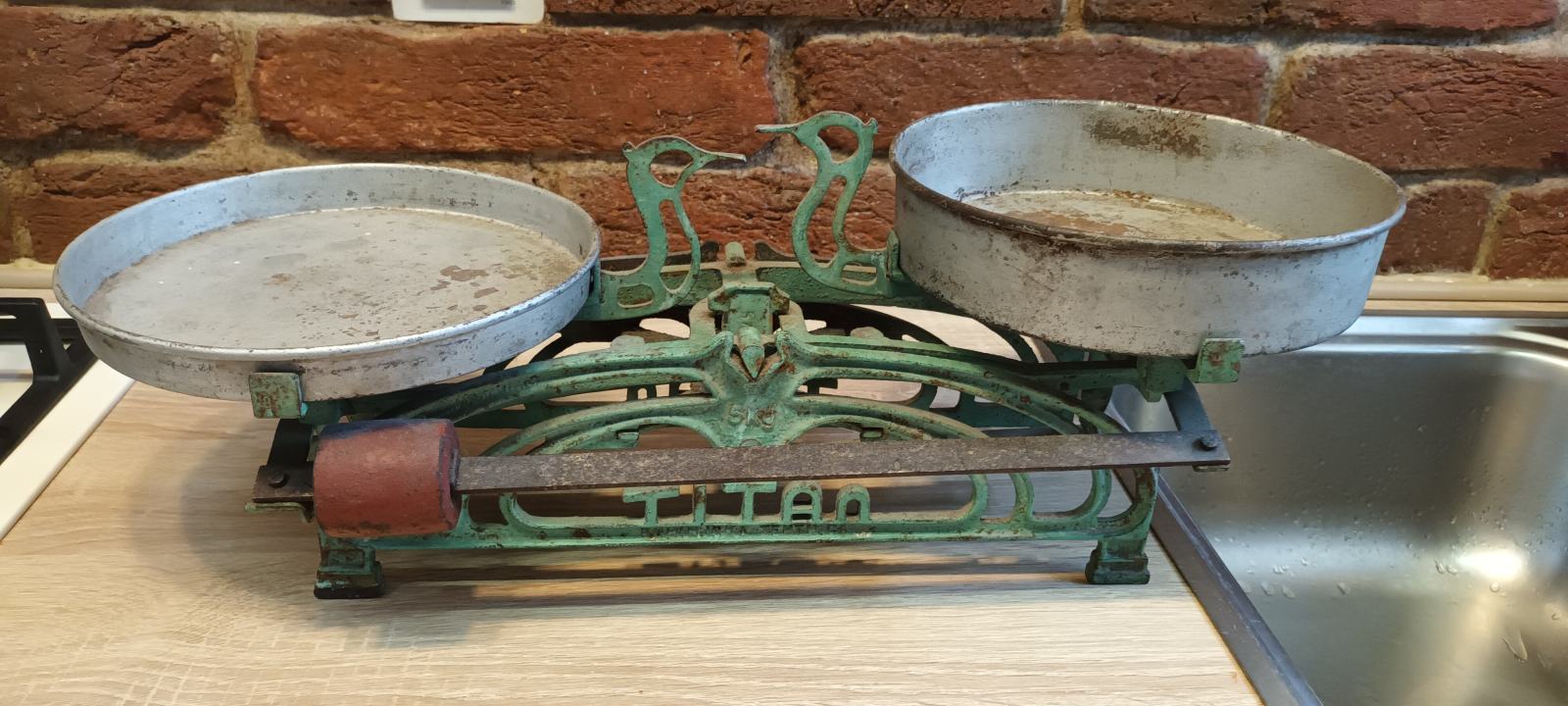 stara kuhinjska vaga