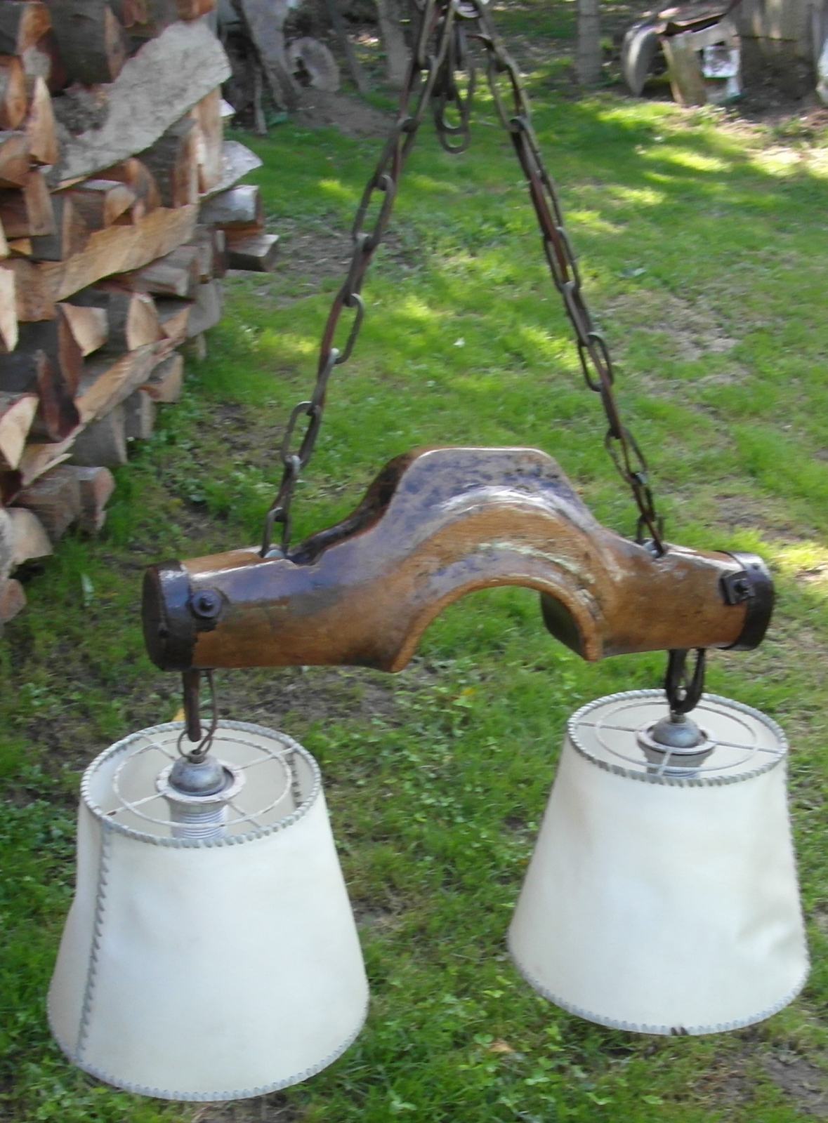 Svetiljka Jaram za konobu,klijet , neki etno prostor...