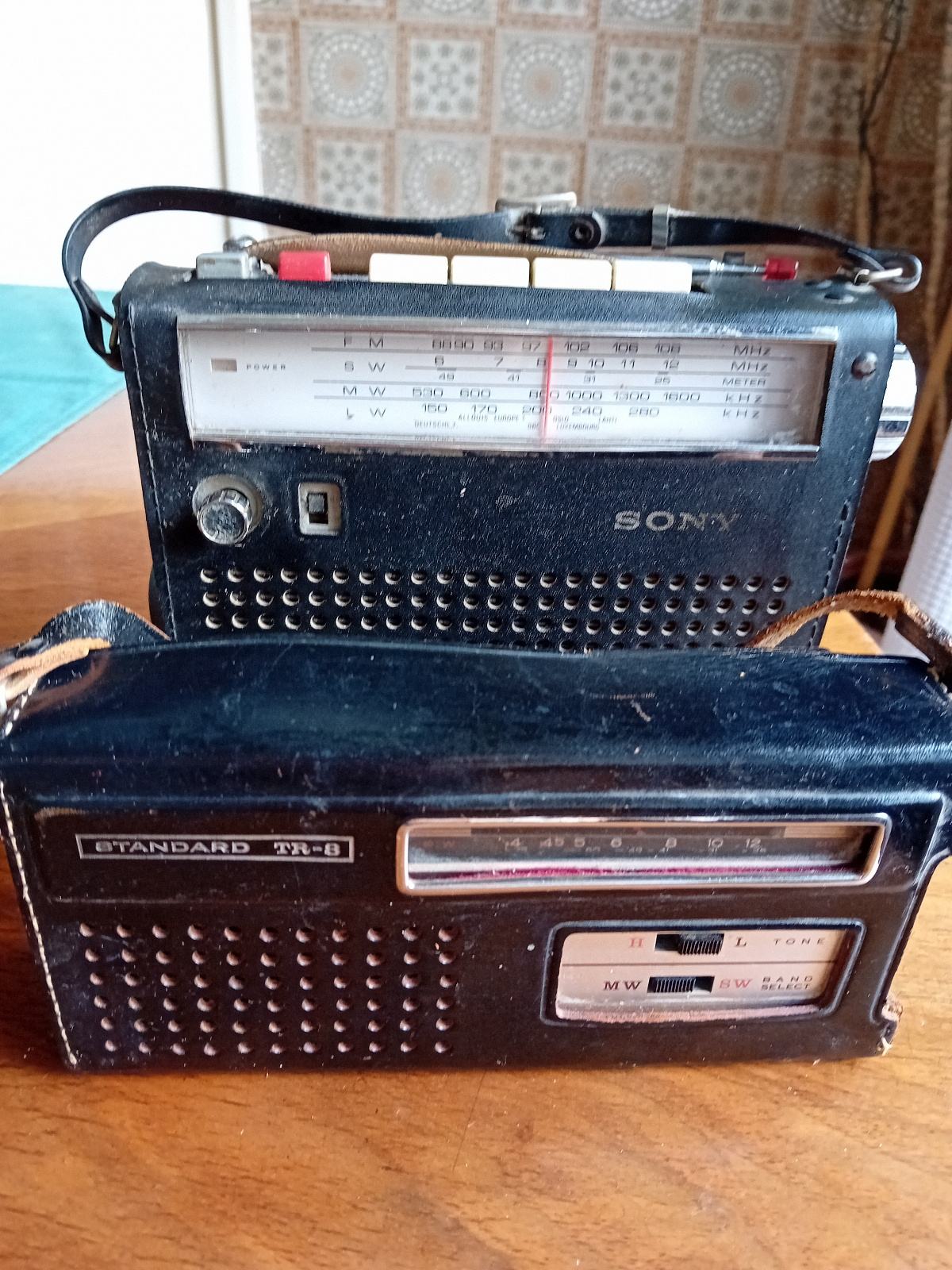 Tranzistor SONY SF-94 L i STANDARD TR-8