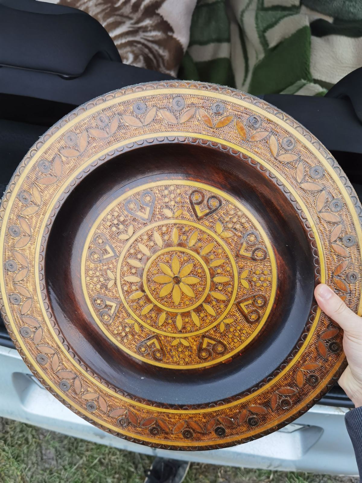 VELIKI ZIDNI TANJUR promjer: 40cm, očuvano.