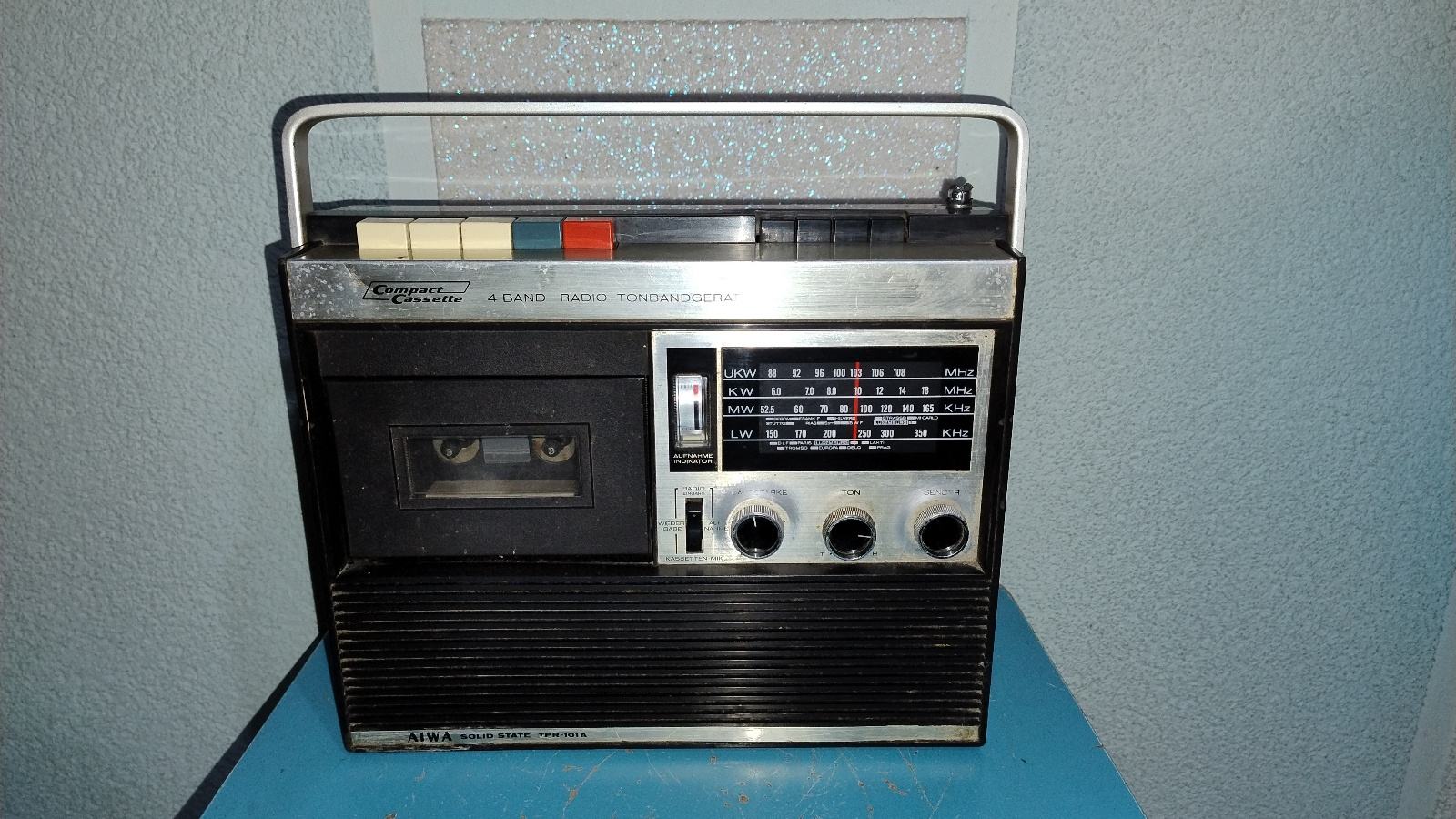 Vintage Kasetofon-radio Aiwa, TPR-101A iz 1970. g.