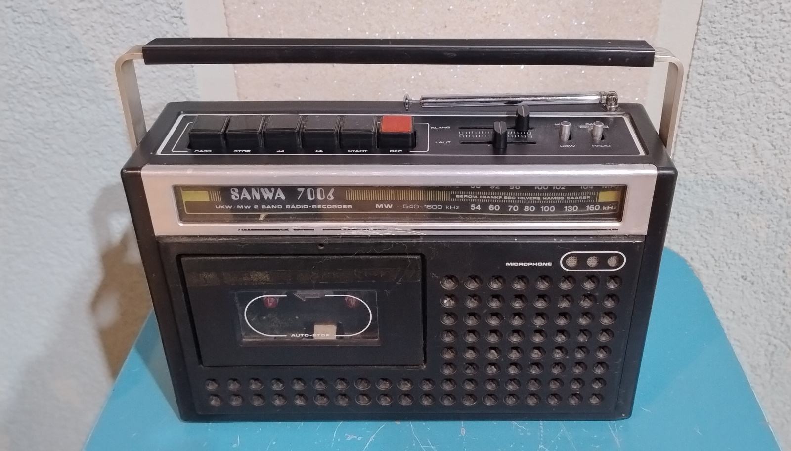 Vintage radio kasetofon Sanwa 7006 iz 1976.g.